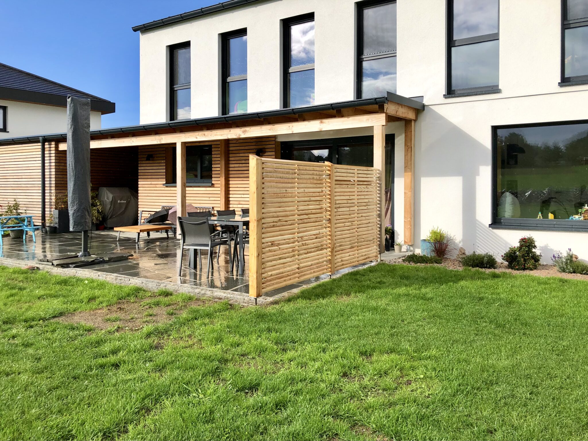 hidex - Premium Sichtschutz für Terrasse und Garten.